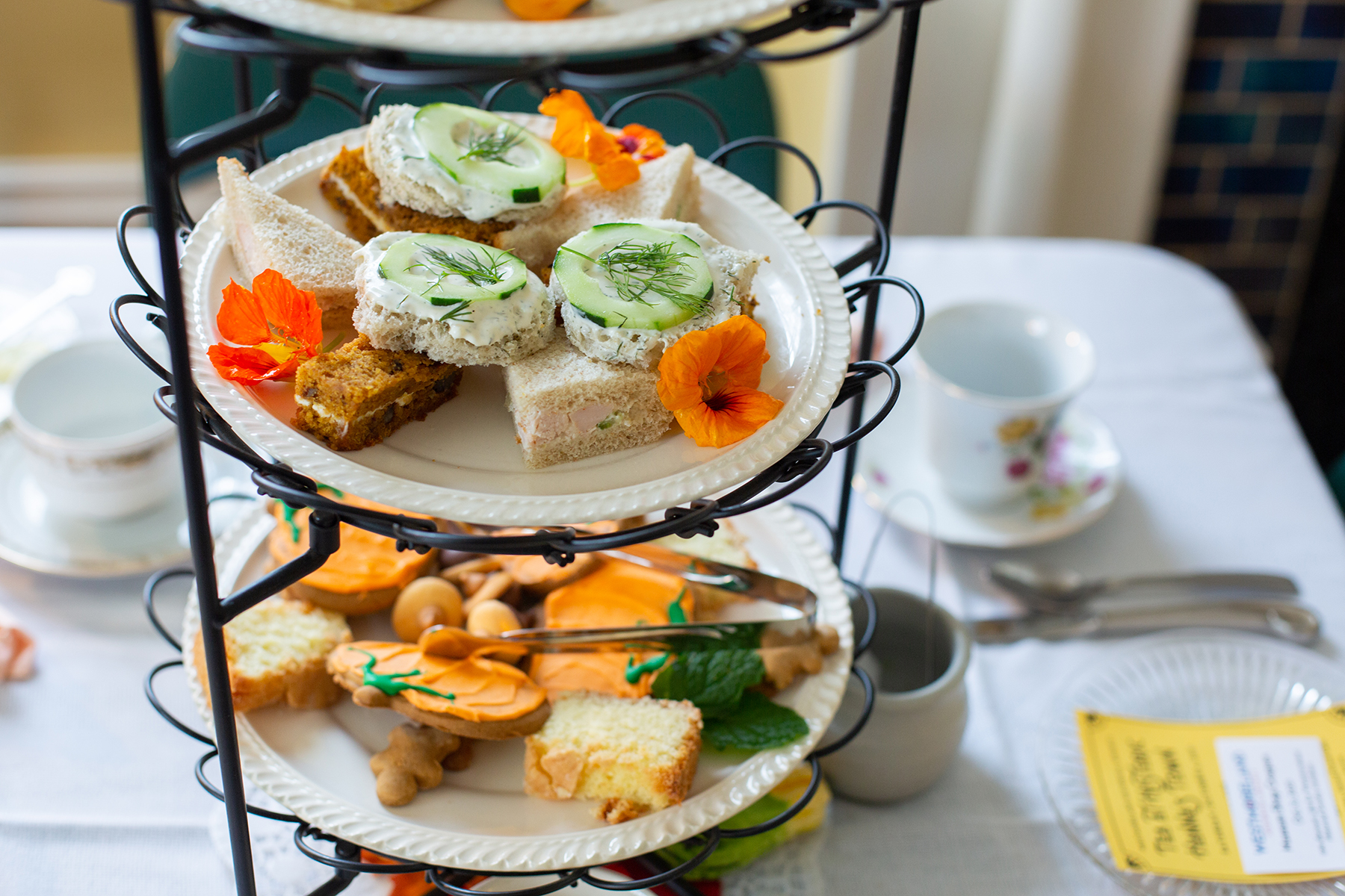 Fall Tea in 1910 Farmhouse - Westmoreland County Historical Society